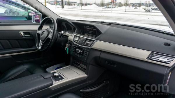 Pelēks Mercedes-Benz E 350 2013 Rīga, ar dzinēja tilpumu 3.00 L un nobraukumu 302 tūkst. km par 9192 €, foto 10 vietnē AUTOMOTO.COM.LV