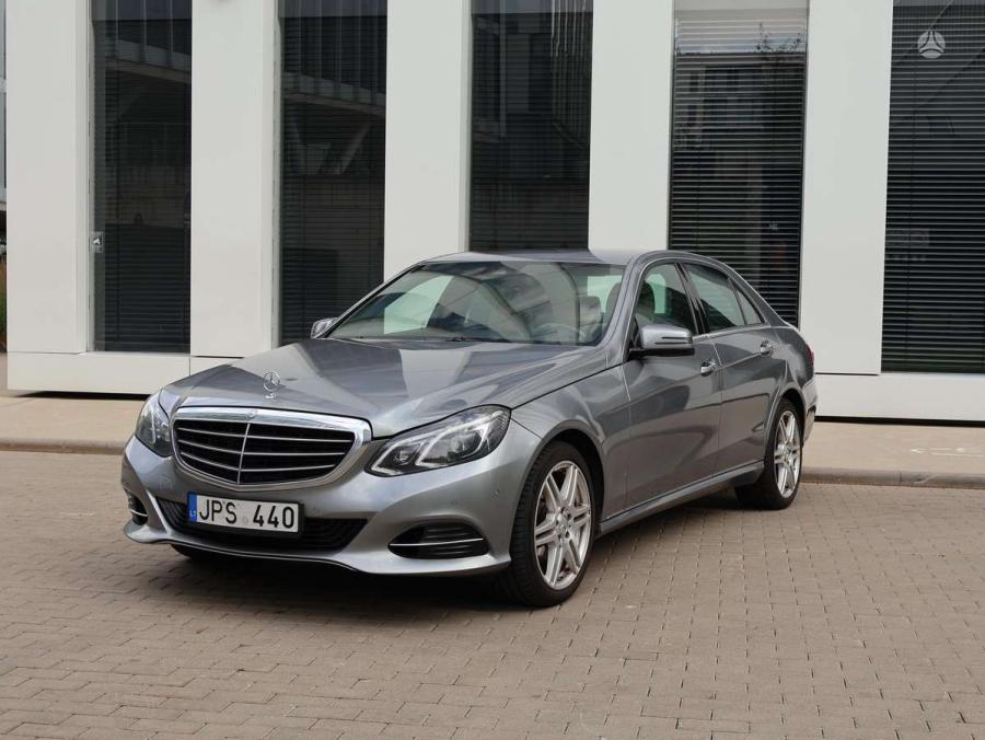 Grey Mercedes-Benz E 350 2013 in Vilnius, with an engine capacity of 2.99 L and mileage of 267 thousand km for 11900 €, photo 1 on AUTOMOTO.COM.LV