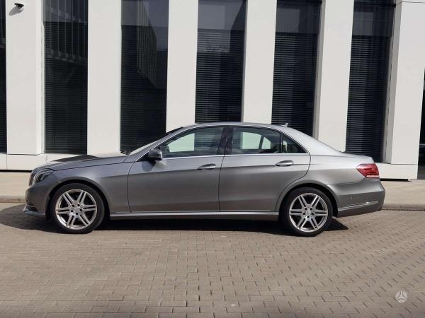 Grey Mercedes-Benz E 350 2013 in Vilnius, with an engine capacity of 2.99 L and mileage of 267 thousand km for 11900 €, photo 5 on AUTOMOTO.COM.LV