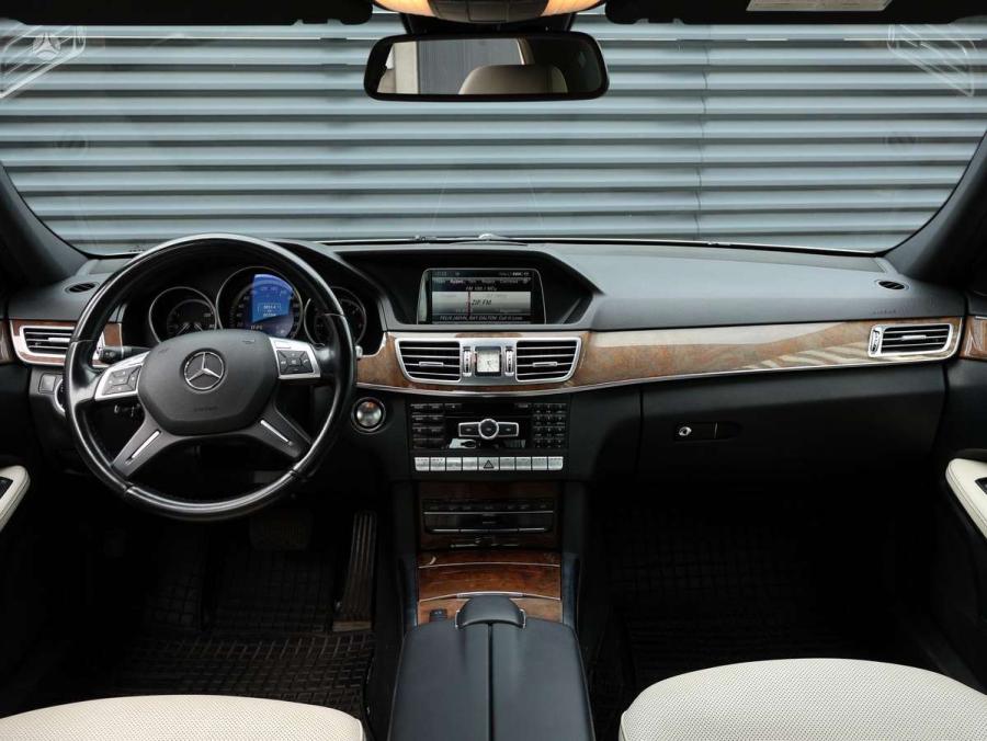 Grey Mercedes-Benz E 350 2013 in Vilnius, with an engine capacity of 2.99 L and mileage of 267 thousand km for 11900 €, photo 10 on AUTOMOTO.COM.LV