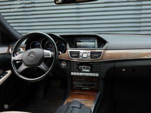 Grey Mercedes-Benz E 350 2013 in Vilnius, with an engine capacity of 2.99 L and mileage of 267 thousand km for 11900 €, photo 11 on AUTOMOTO.COM.LV
