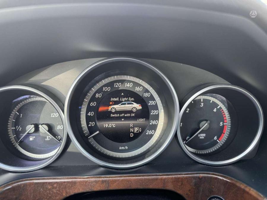 Grey Mercedes-Benz E 350 2013 in Vilnius, with an engine capacity of 2.99 L and mileage of 267 thousand km for 11900 €, photo 15 on AUTOMOTO.COM.LV
