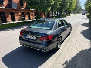 Серый Мерседес E 350 2013 в Каунас, объемом двигателя 2.99 л и пробегом 470 тыс. км за 8250 €, фото 5 на AUTOMOTO.COM.LV