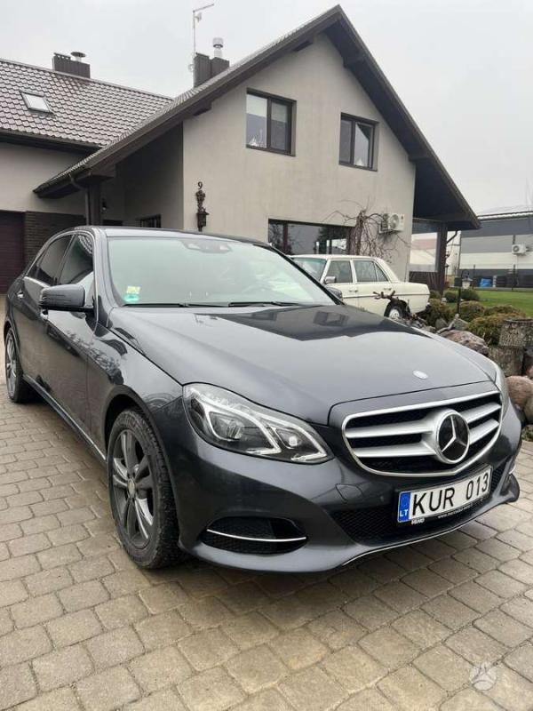 Grey Mercedes-Benz E 350 2014 in Kaunas, with an engine capacity of 2.99 L and mileage of 313 thousand km for 13000 €, photo 1 on AUTOMOTO.COM.LV