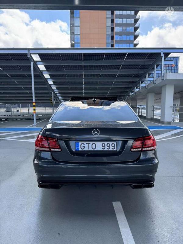 Мерседес E 350 2014 в Вильнюс на AUTOMOTO.COM.LV Серый Мерседес E 350 2014 в Вильнюс, объемом двигателя 2.99 л и пробегом 228 тыс. км за 12999 €, фото 5 на AUTOMOTO.COM.LV