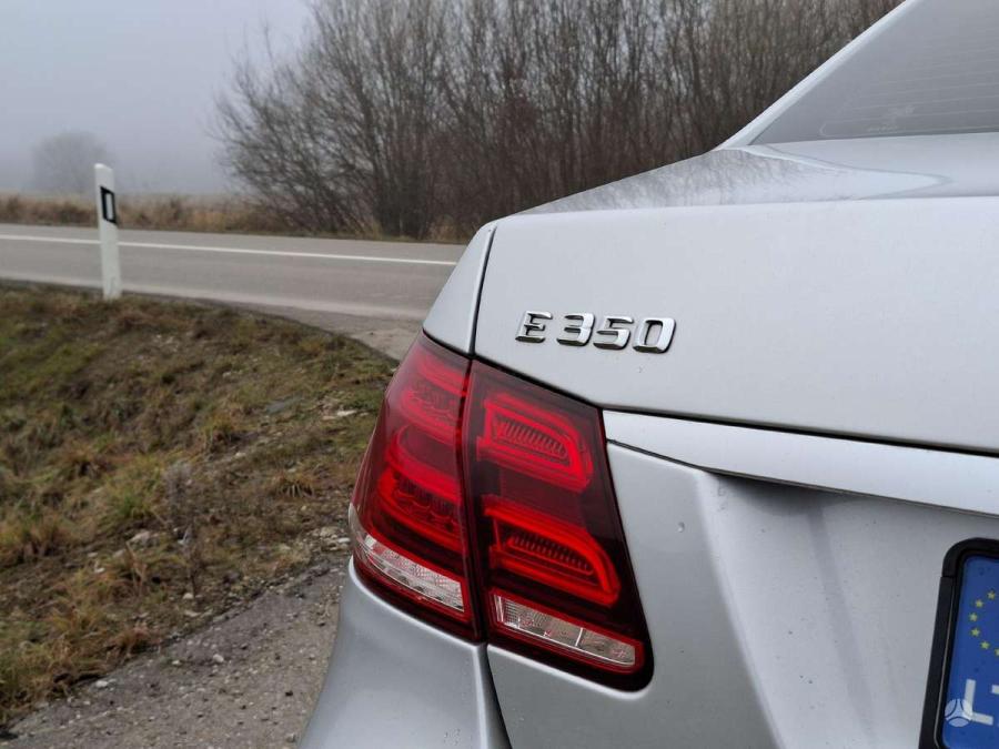 Pelēks Mercedes-Benz E 350 2015 Viļņa, ar dzinēja tilpumu 3.00 L un nobraukumu 239 tūkst. km par 11900 €, foto 6 vietnē AUTOMOTO.COM.LV