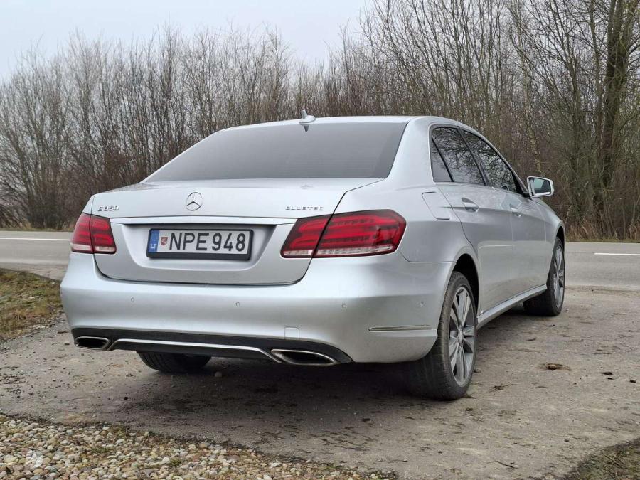 Pelēks Mercedes-Benz E 350 2015 Viļņa, ar dzinēja tilpumu 3.00 L un nobraukumu 239 tūkst. km par 11900 €, foto 14 vietnē AUTOMOTO.COM.LV