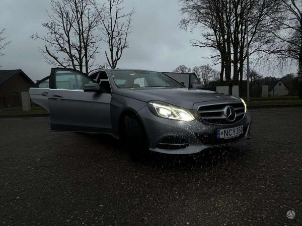Grey Mercedes-Benz E 350 2015 in Mazeikiai, with an engine capacity of 2.99 L and mileage of 241 thousand km for 12850 €, photo 2 on AUTOMOTO.COM.LV