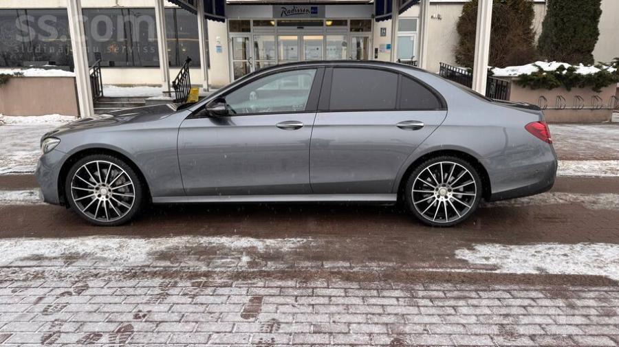 Grey Mercedes-Benz E 350 2016 in Riga, with an engine capacity of 3.00 L and mileage of 257 thousand km for 18000 €, photo 3 on AUTOMOTO.COM.LV