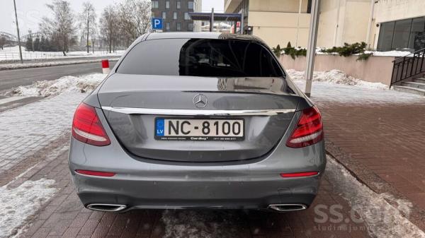Pelēks Mercedes-Benz E 350 2016 Rīga, ar dzinēja tilpumu 3.00 L un nobraukumu 257 tūkst. km par 18000 €, foto 4 vietnē AUTOMOTO.COM.LV