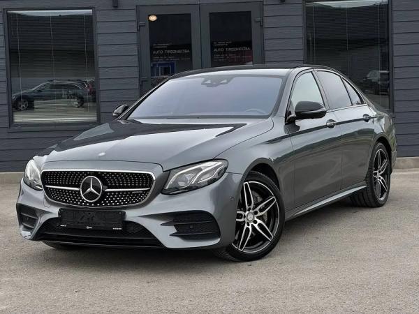 Grey Mercedes-Benz E 350 2016 in Jelgava, with an engine capacity of 3.00 L and mileage of 230 thousand km for 23950 €, photo 3 on AUTOMOTO.COM.LV
