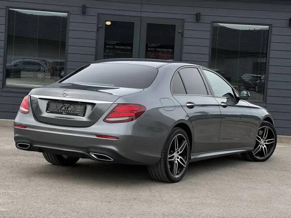Grey Mercedes-Benz E 350 2016 in Jelgava, with an engine capacity of 3.00 L and mileage of 230 thousand km for 23950 €, photo 4 on AUTOMOTO.COM.LV