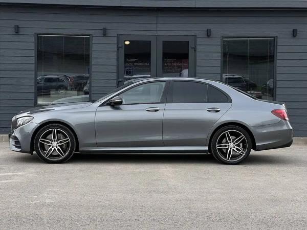 Grey Mercedes-Benz E 350 2016 in Jelgava, with an engine capacity of 3.00 L and mileage of 230 thousand km for 23950 €, photo 5 on AUTOMOTO.COM.LV