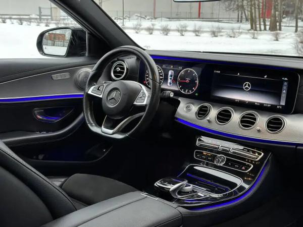 Серый Мерседес E 350 2016 в Рига, объемом двигателя 3.00 л и пробегом 405 тыс. км за 18500 €, фото 7 на AUTOMOTO.COM.LV