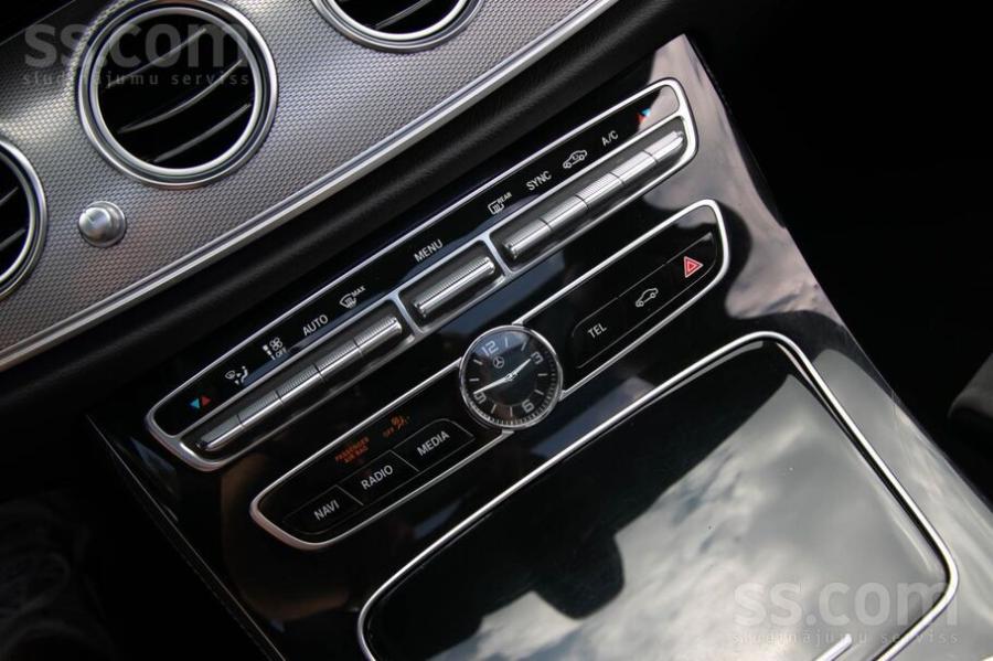Pelēks Mercedes-Benz E 350 2016 Tukums, ar dzinēja tilpumu 3.00 L un nobraukumu 158 tūkst. km par 21990 €, foto 28 vietnē AUTOMOTO.COM.LV