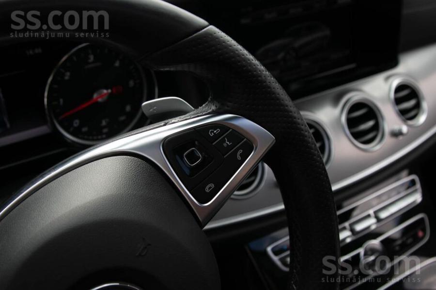Pelēks Mercedes-Benz E 350 2016 Tukums, ar dzinēja tilpumu 3.00 L un nobraukumu 158 tūkst. km par 21990 €, foto 34 vietnē AUTOMOTO.COM.LV