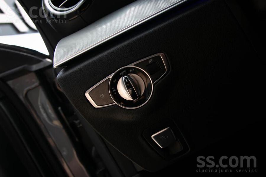 Pelēks Mercedes-Benz E 350 2016 Tukums, ar dzinēja tilpumu 3.00 L un nobraukumu 158 tūkst. km par 21990 €, foto 36 vietnē AUTOMOTO.COM.LV