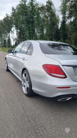 Pelēks Mercedes-Benz E 350 2016 Kauņa, ar dzinēja tilpumu 2.99 L un nobraukumu 222 tūkst. km par 21300 €, foto 6 vietnē AUTOMOTO.COM.LV