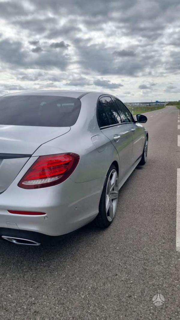 Grey Mercedes-Benz E 350 2016 in Kaunas, with an engine capacity of 2.99 L and mileage of 222 thousand km for 21300 €, photo 6 on AUTOMOTO.COM.LV