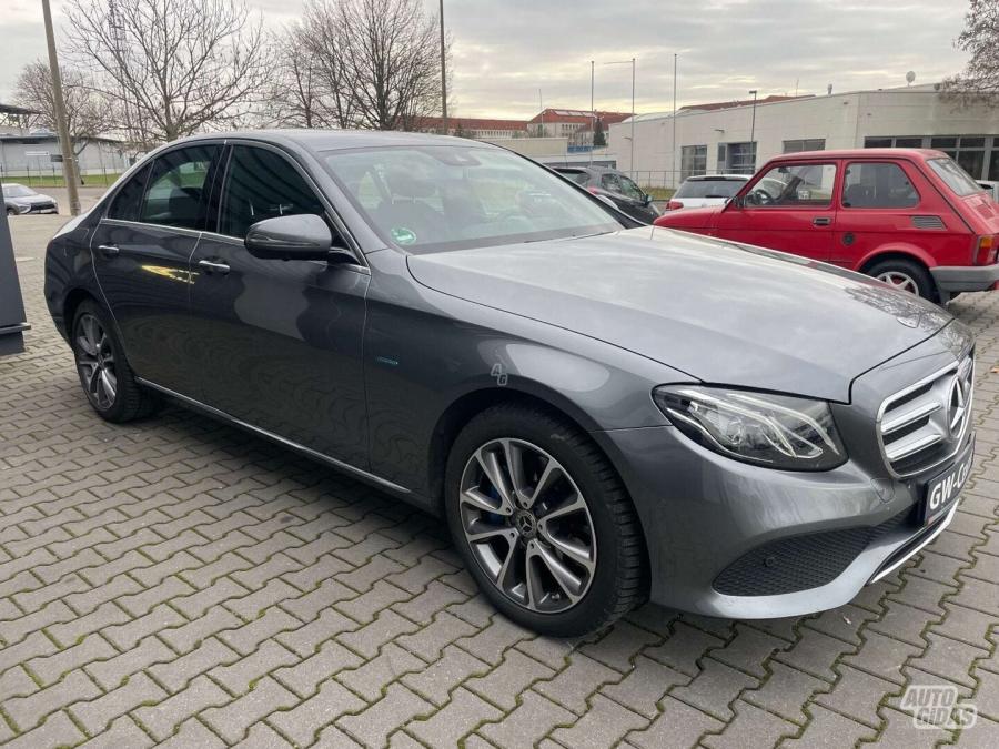 Grey Mercedes-Benz E 350 2017 in Kaunas, with an engine capacity of 2.00 L and mileage of 97 thousand km for 26510 €, photo 3 on AUTOMOTO.COM.LV
