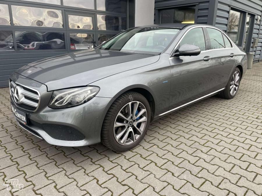 Grey Mercedes-Benz E 350 2017 in Kaunas, with an engine capacity of 2.00 L and mileage of 97 thousand km for 26510 €, photo 6 on AUTOMOTO.COM.LV
