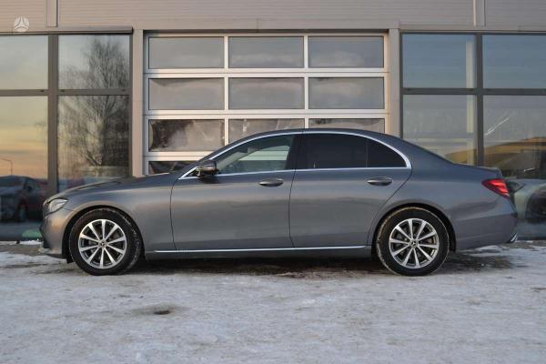 Grey Mercedes-Benz E 350 2017 in Vilnius, with an engine capacity of 2.99 L and mileage of 196 thousand km for 23000 €, photo 6 on AUTOMOTO.COM.LV