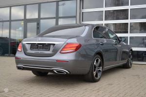 Grey Mercedes-Benz E 350 2017 in Vilnius, with an engine capacity of 2.99 L and mileage of 196 thousand km for 23000 €, photo 35 on AUTOMOTO.COM.LV