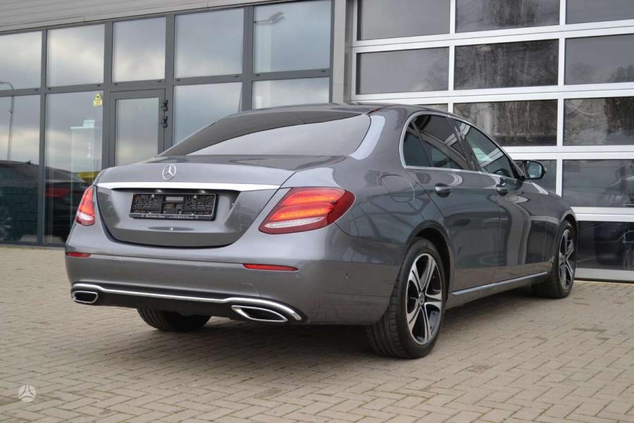 Grey Mercedes-Benz E 350 2017 in Vilnius, with an engine capacity of 2.99 L and mileage of 196 thousand km for 23000 €, photo 35 on AUTOMOTO.COM.LV