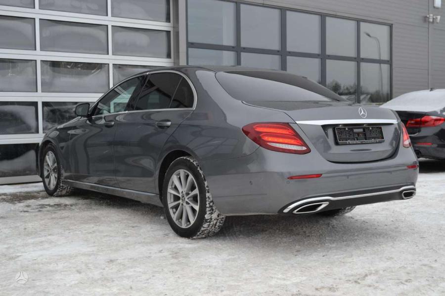 Grey Mercedes-Benz E 350 2017 in Vilnius, with an engine capacity of 2.99 L and mileage of 196 thousand km for 23000 €, photo 7 on AUTOMOTO.COM.LV