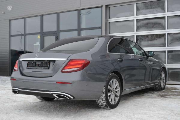 Pelēks Mercedes-Benz E 350 2017 Viļņa, ar dzinēja tilpumu 2.99 L un nobraukumu 196 tūkst. km par 23000 €, foto 9 vietnē AUTOMOTO.COM.LV