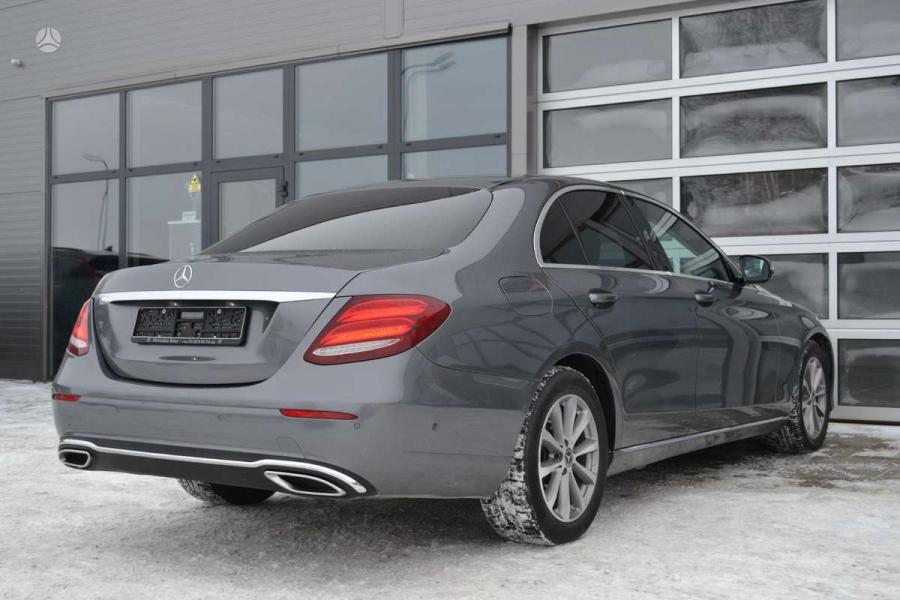 Grey Mercedes-Benz E 350 2017 in Vilnius, with an engine capacity of 2.99 L and mileage of 196 thousand km for 23000 €, photo 9 on AUTOMOTO.COM.LV