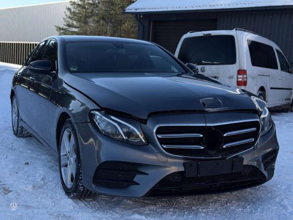 Pelēks Mercedes-Benz E 350 2017 Rokiškis, ar dzinēja tilpumu 2.99 L un nobraukumu 292 tūkst. km par 15450 €, foto 2 vietnē AUTOMOTO.COM.LV