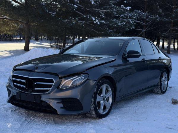 Pelēks Mercedes-Benz E 350 2017 Rokiškis, ar dzinēja tilpumu 2.99 L un nobraukumu 292 tūkst. km par 15450 €, foto 9 vietnē AUTOMOTO.COM.LV
