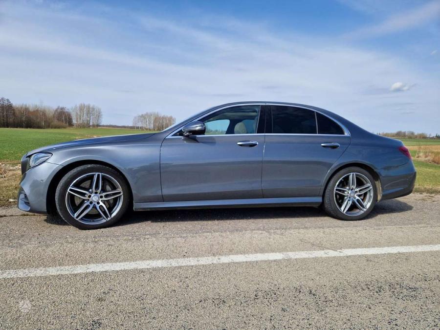 Grey Mercedes-Benz E 350 2017 in Vilnius, with an engine capacity of 2.99 L and mileage of 175 thousand km for 23998 €, photo 7 on AUTOMOTO.COM.LV