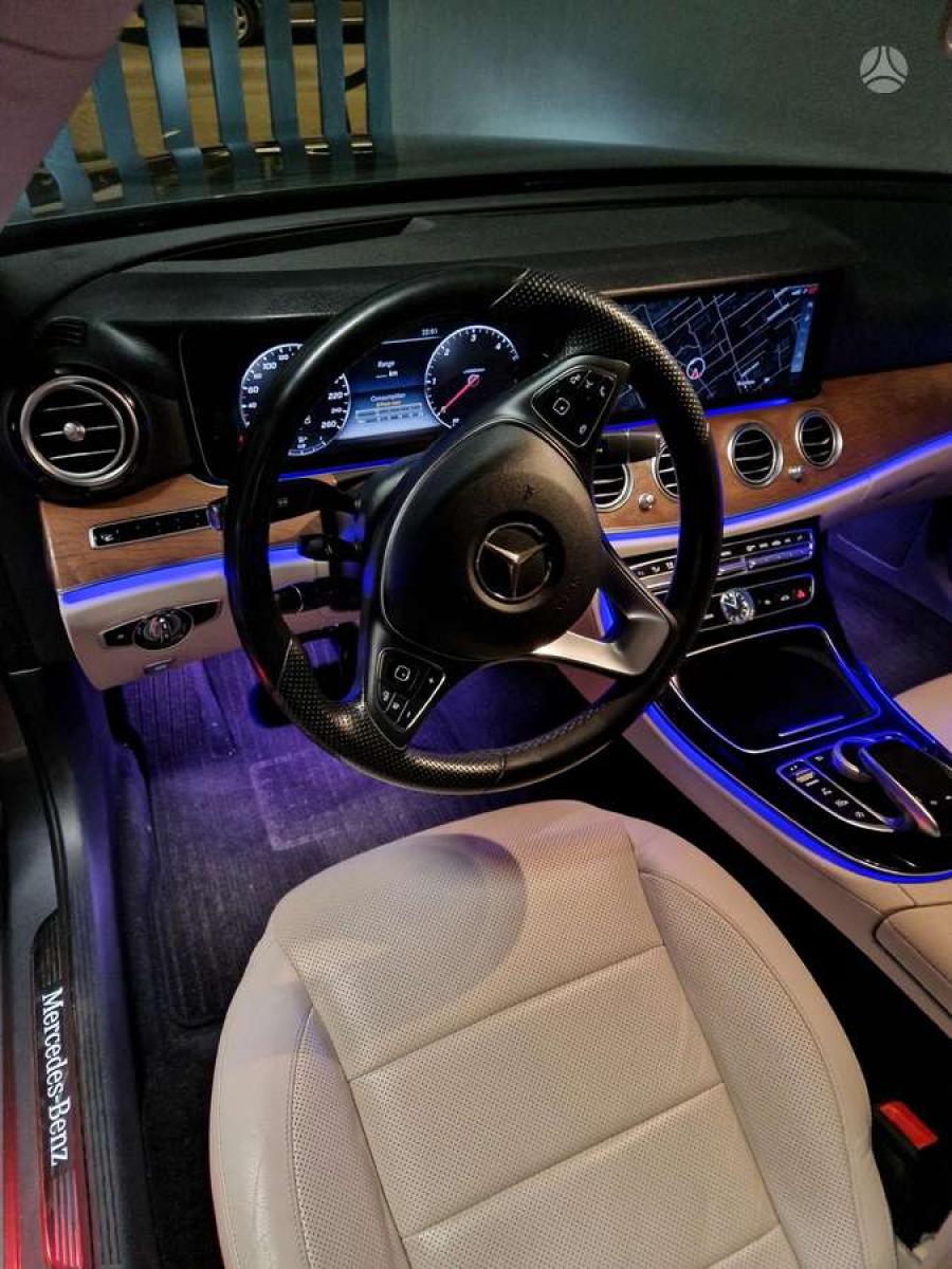 Grey Mercedes-Benz E 350 2017 in Vilnius, with an engine capacity of 2.99 L and mileage of 175 thousand km for 23998 €, photo 17 on AUTOMOTO.COM.LV
