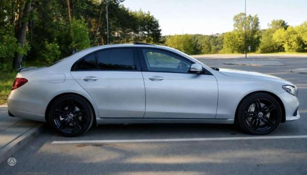 Pelēks Mercedes-Benz E 350 2017 Kauņa, ar dzinēja tilpumu 3.00 L un nobraukumu 200 tūkst. km par 18800 €, foto 4 vietnē AUTOMOTO.COM.LV