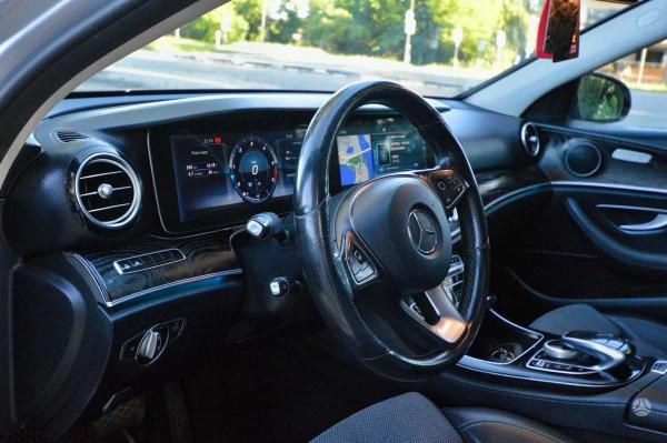 Pelēks Mercedes-Benz E 350 2017 Kauņa, ar dzinēja tilpumu 3.00 L un nobraukumu 200 tūkst. km par 18800 €, foto 7 vietnē AUTOMOTO.COM.LV