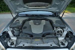 Pelēks Mercedes-Benz E 350 2017 Kauņa, ar dzinēja tilpumu 3.00 L un nobraukumu 200 tūkst. km par 18800 €, foto 13 vietnē AUTOMOTO.COM.LV