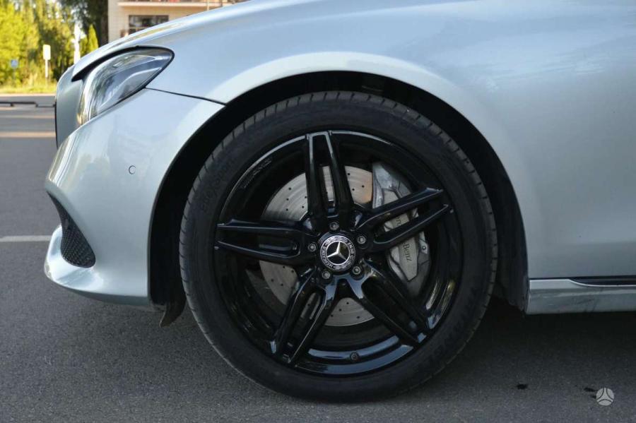 Pelēks Mercedes-Benz E 350 2017 Kauņa, ar dzinēja tilpumu 3.00 L un nobraukumu 200 tūkst. km par 18800 €, foto 14 vietnē AUTOMOTO.COM.LV
