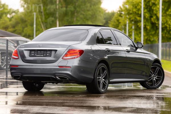 Grey Mercedes-Benz E 350 2018 in Riga, with an engine capacity of 2.00 L and mileage of 0 thousand km for 21800 €, photo 6 on AUTOMOTO.COM.LV