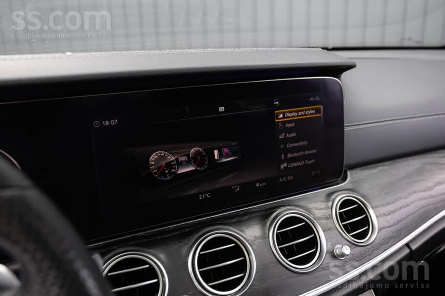 Grey Mercedes-Benz E 350 2018 in Riga, with an engine capacity of 2.00 L and mileage of 0 thousand km for 21800 €, photo 34 on AUTOMOTO.COM.LV