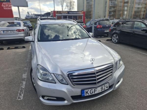 Pelēks Mercedes-Benz E 350 2009 Viļņa, ar dzinēja tilpumu 3.00 L un nobraukumu 264 tūkst. km par 7000 €, foto 2 vietnē AUTOMOTO.COM.LV