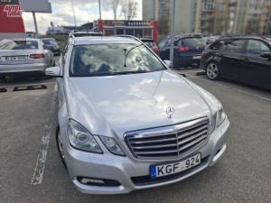 Pelēks Mercedes-Benz E 350 2009 Viļņa, ar dzinēja tilpumu 3.00 L un nobraukumu 264 tūkst. km par 7000 €, foto 3 vietnē AUTOMOTO.COM.LV