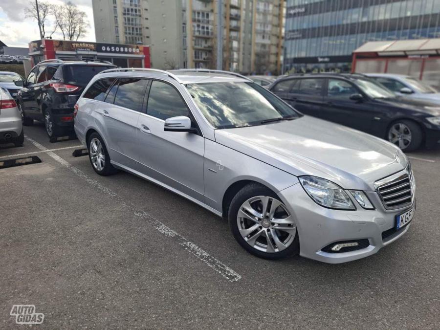 Pelēks Mercedes-Benz E 350 2009 Viļņa, ar dzinēja tilpumu 3.00 L un nobraukumu 264 tūkst. km par 7000 €, foto 5 vietnē AUTOMOTO.COM.LV
