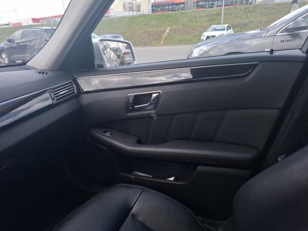 Pelēks Mercedes-Benz E 350 2009 Viļņa, ar dzinēja tilpumu 3.00 L un nobraukumu 264 tūkst. km par 7000 €, foto 8 vietnē AUTOMOTO.COM.LV