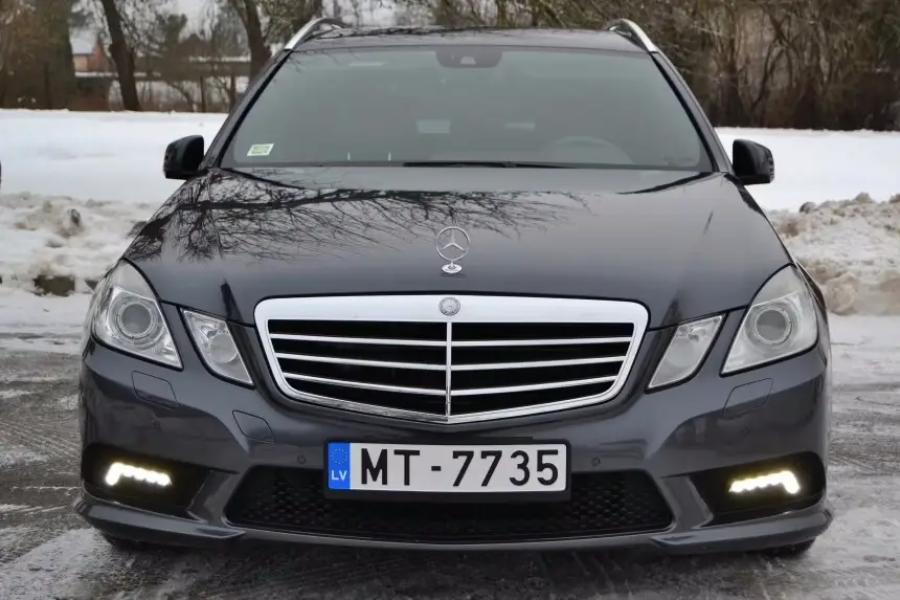 Grey Mercedes-Benz E 350 2009 in Jekabpils, with an engine capacity of 3.00 L and mileage of 291 thousand km for 9300 €, photo 5 on AUTOMOTO.COM.LV