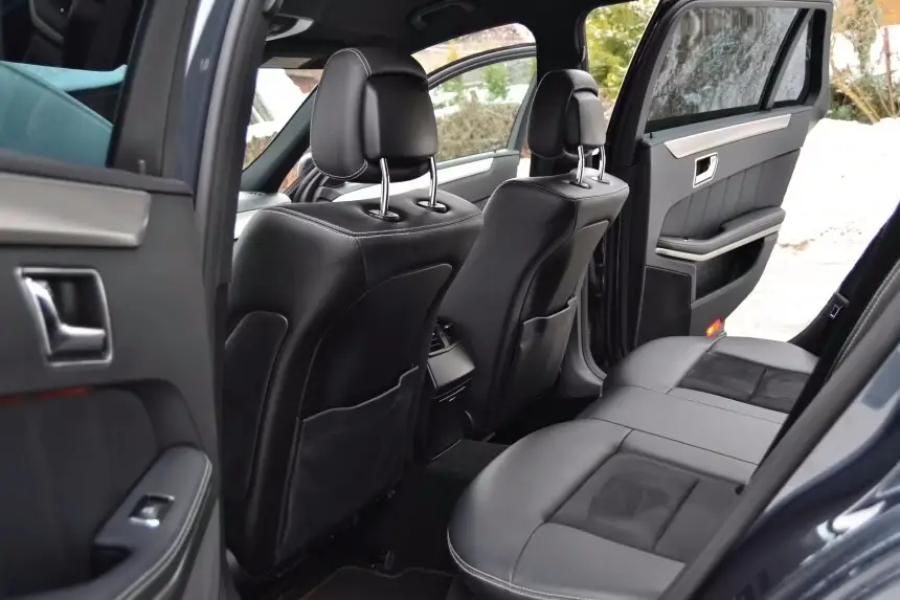 Grey Mercedes-Benz E 350 2009 in Jekabpils, with an engine capacity of 3.00 L and mileage of 291 thousand km for 9300 €, photo 21 on AUTOMOTO.COM.LV