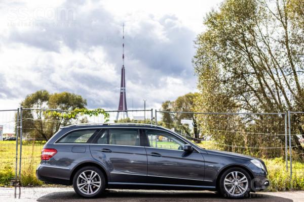 Pelēks Mercedes-Benz E 350 2009 Rīga, ar dzinēja tilpumu 3.00 L un nobraukumu 312 tūkst. km par 9990 €, foto 6 vietnē AUTOMOTO.COM.LV