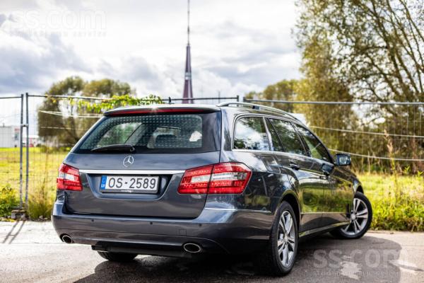 Pelēks Mercedes-Benz E 350 2009 Rīga, ar dzinēja tilpumu 3.00 L un nobraukumu 312 tūkst. km par 9990 €, foto 8 vietnē AUTOMOTO.COM.LV