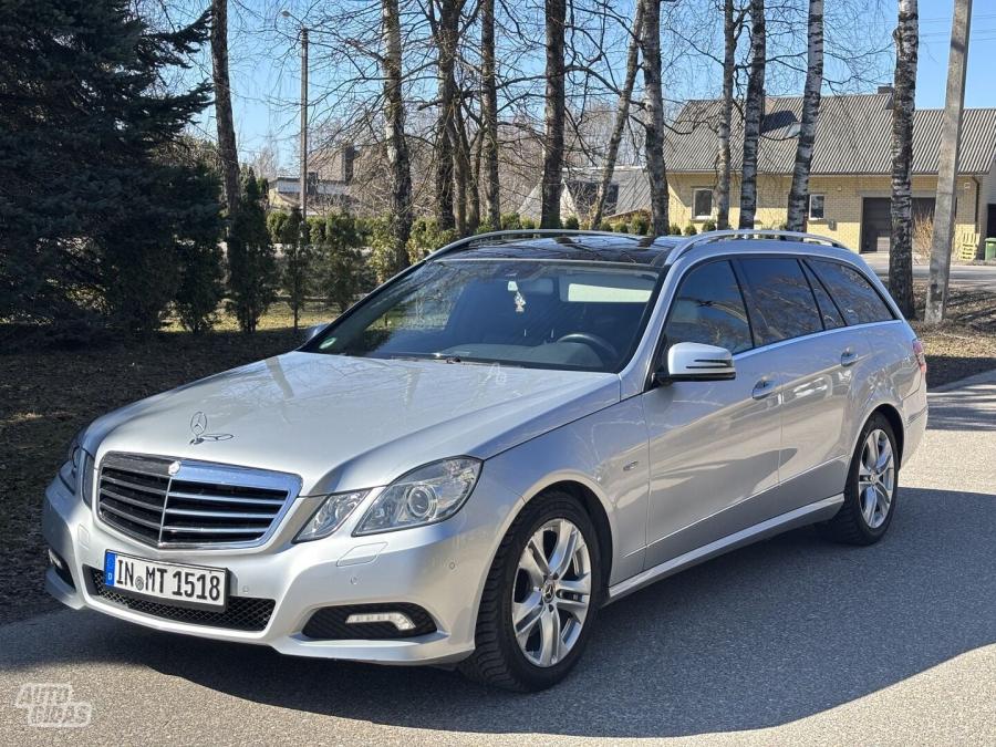 Pelēks Mercedes-Benz E 350 2010 Utena, ar dzinēja tilpumu 3.00 L un nobraukumu 319 tūkst. km par 5650 €, foto 1 vietnē AUTOMOTO.COM.LV